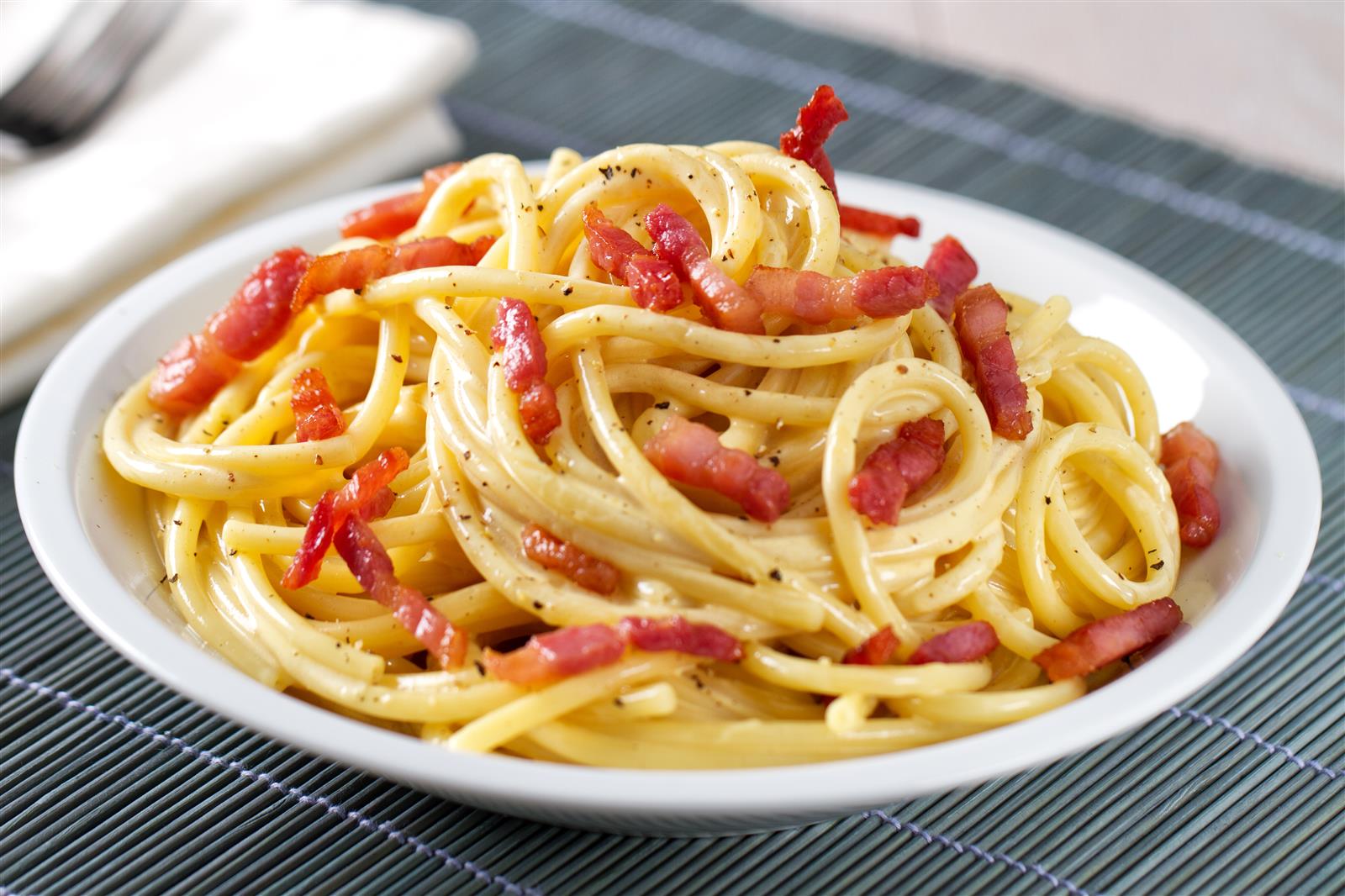 Authentic Roman Spaghetti Carbonara Recipe | Tasty Empire